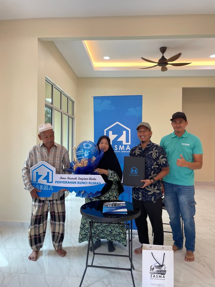Rasa Bahagia! Kunci Rumah Pertama Tuan Rosniazuam Kini Di Tangan ...